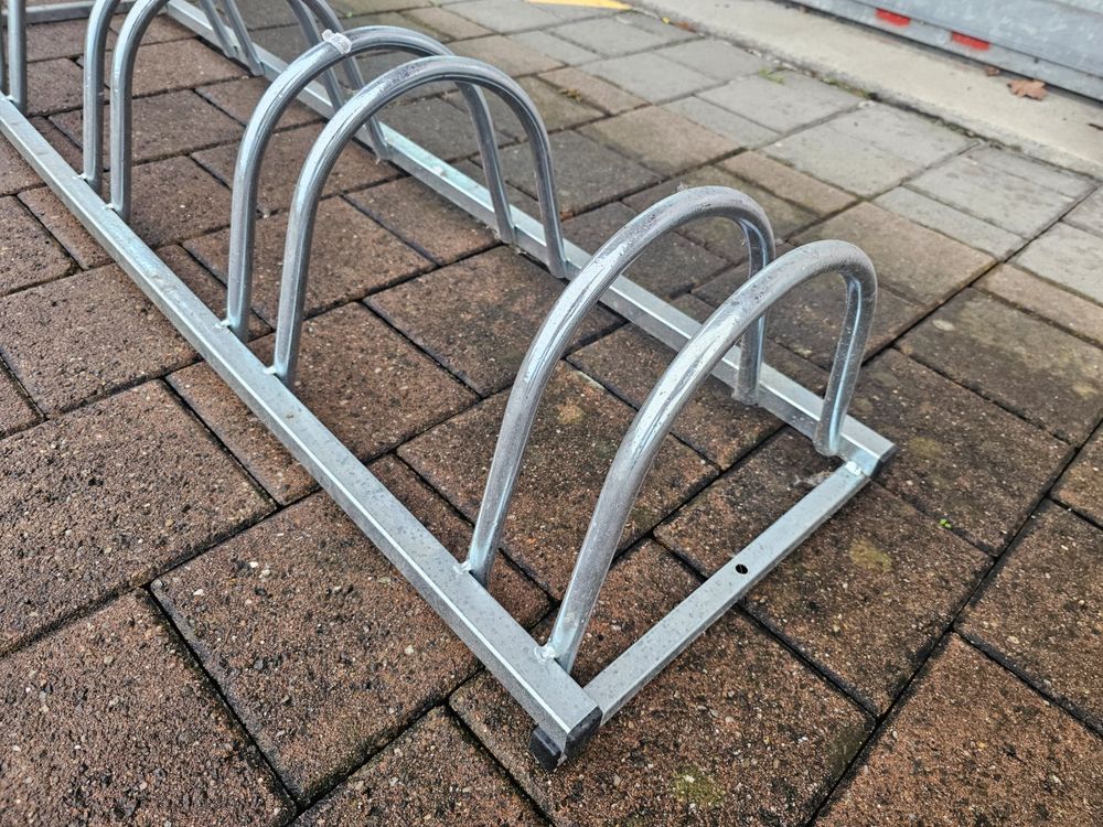 Veloständer Stahlrohr Fahrradständer 148cm, 5-Velo-Ständer | Kaufen auf Ricardo