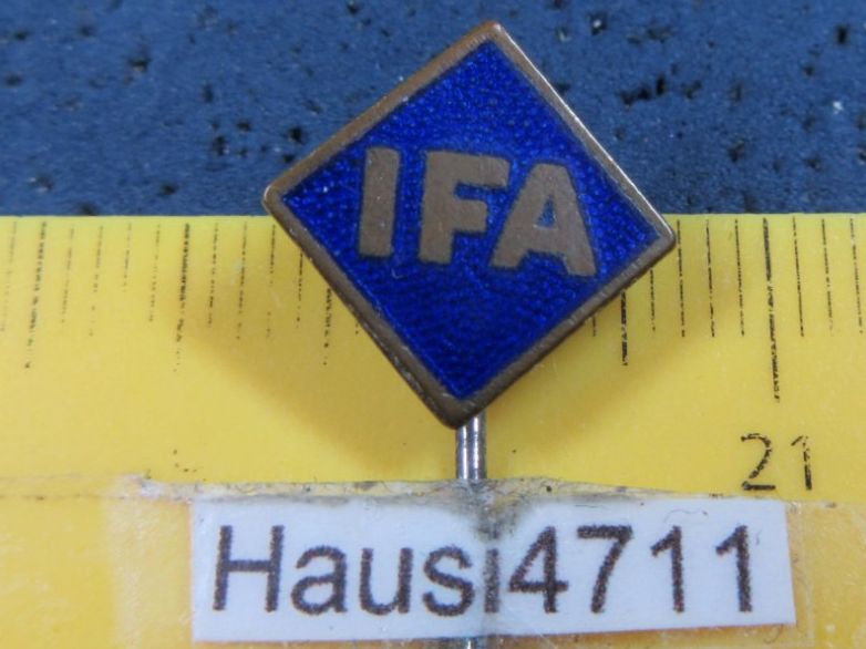 IFA AUTO KFZ DDR ANSTECKNADEL EMAIL VINTAGE OLDI (Gebraucht) in ...