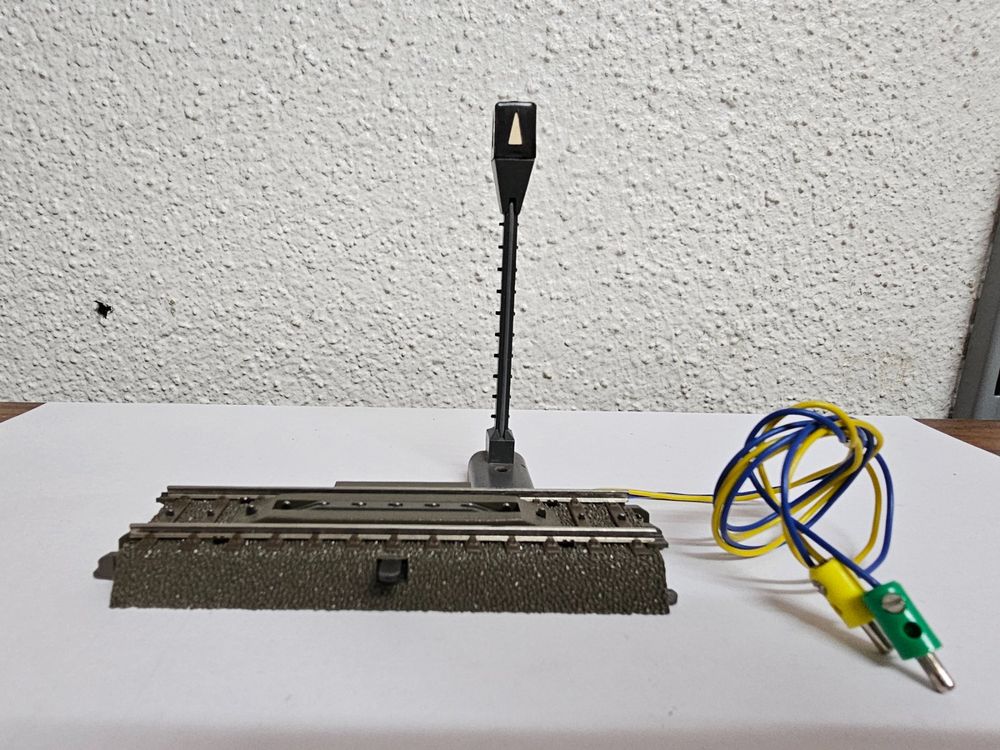 Märklin 24997 C-Gleis-Entkoppler mit Lichtmast 74997, (Neuf (Voir ...