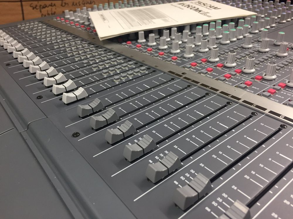 Table de mixage studio analogique TASCAM M-2600 Mk2 | Kaufen auf Ricardo