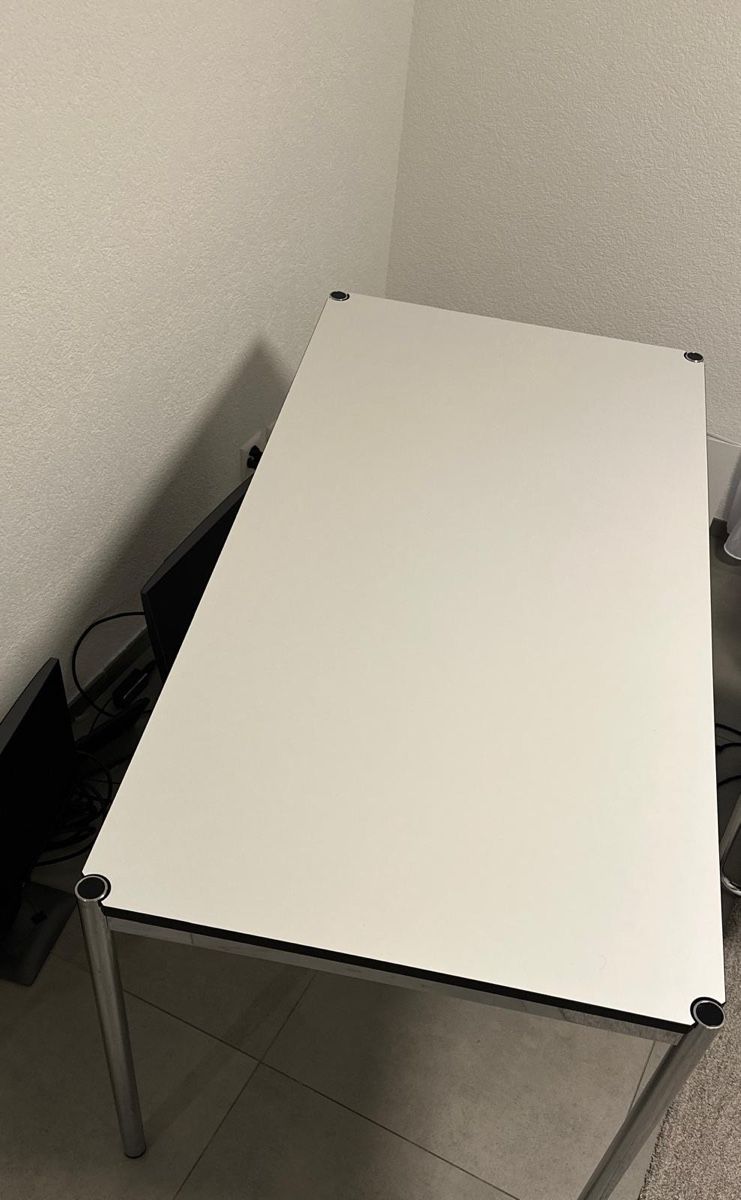 USM Haller Schreibtisch weiss (Gebraucht) in Basel für CHF 499 – nur ...