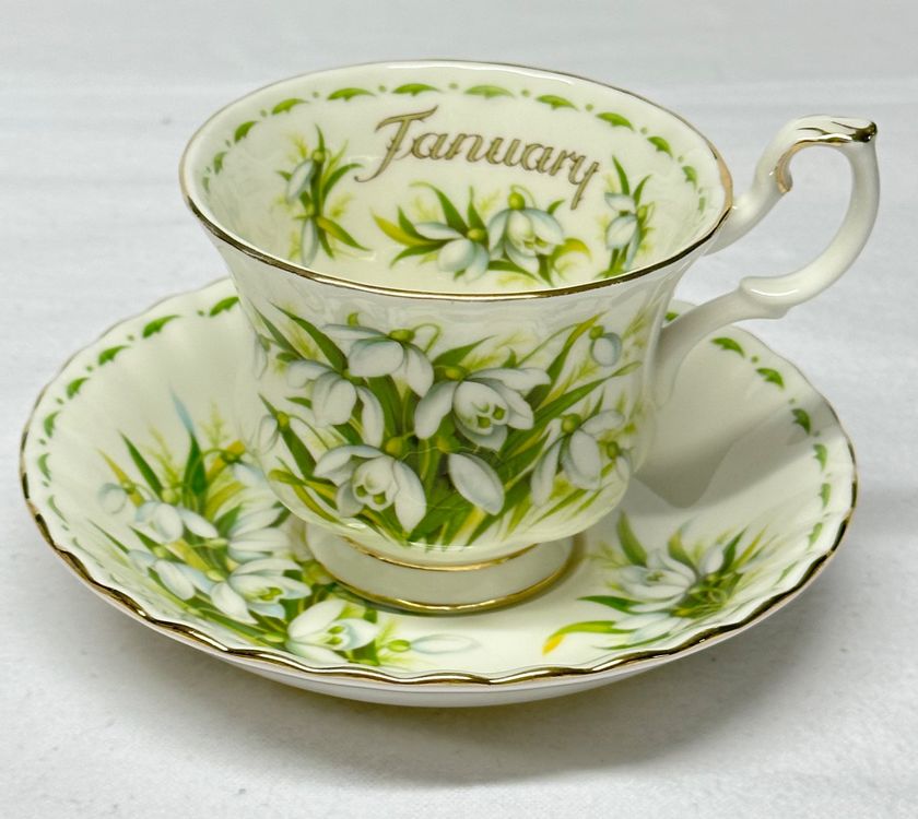 Royal Albert Blume Monat January Tee/Kaffee Tasse 1970 (Gebraucht) in ...