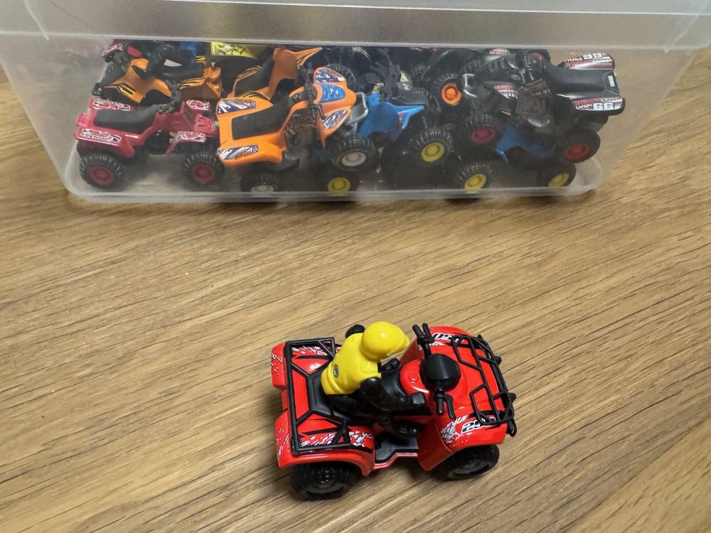16 Auto Quad - Auto ab 6 Jahre mit Gummireifen (Gebraucht) in Therwil ...