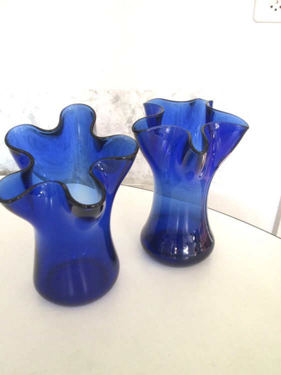 2 Glasvasen (Gebraucht) in Sementina für CHF 20 – mit Lieferung auf Ricardo kaufen