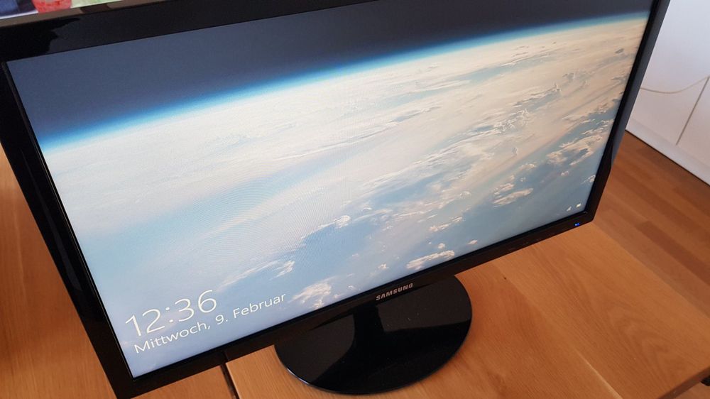 SAMSUNG Monitor 21.5 Zoll HD (LS22D300) | Kaufen auf Ricardo