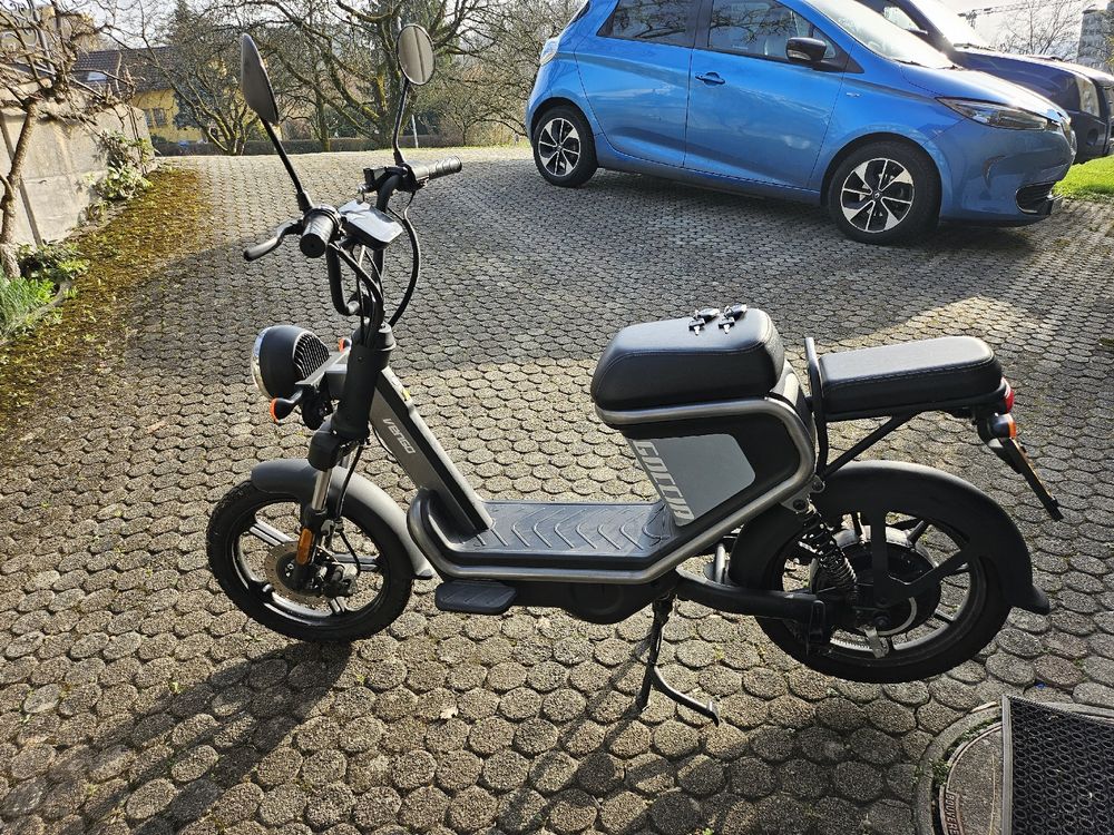 Wunderschöne Gebraucht E Roller Bilder