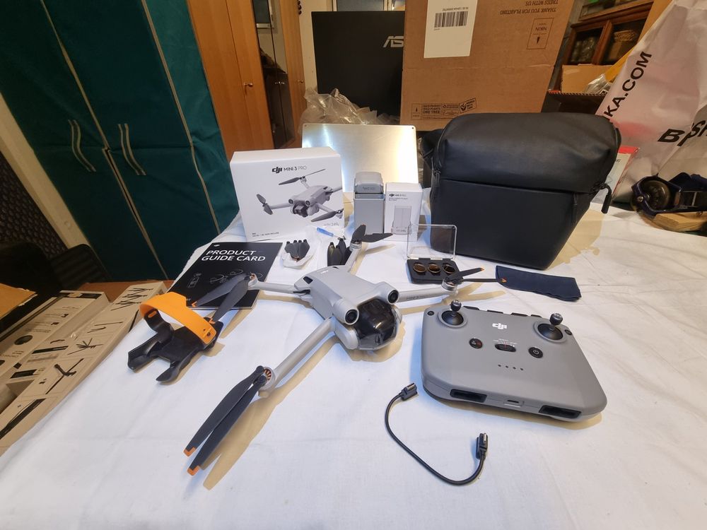 DJI Mini 3 Pro Drohne mit Fly More Combo Multikopter (Gebraucht) in ...