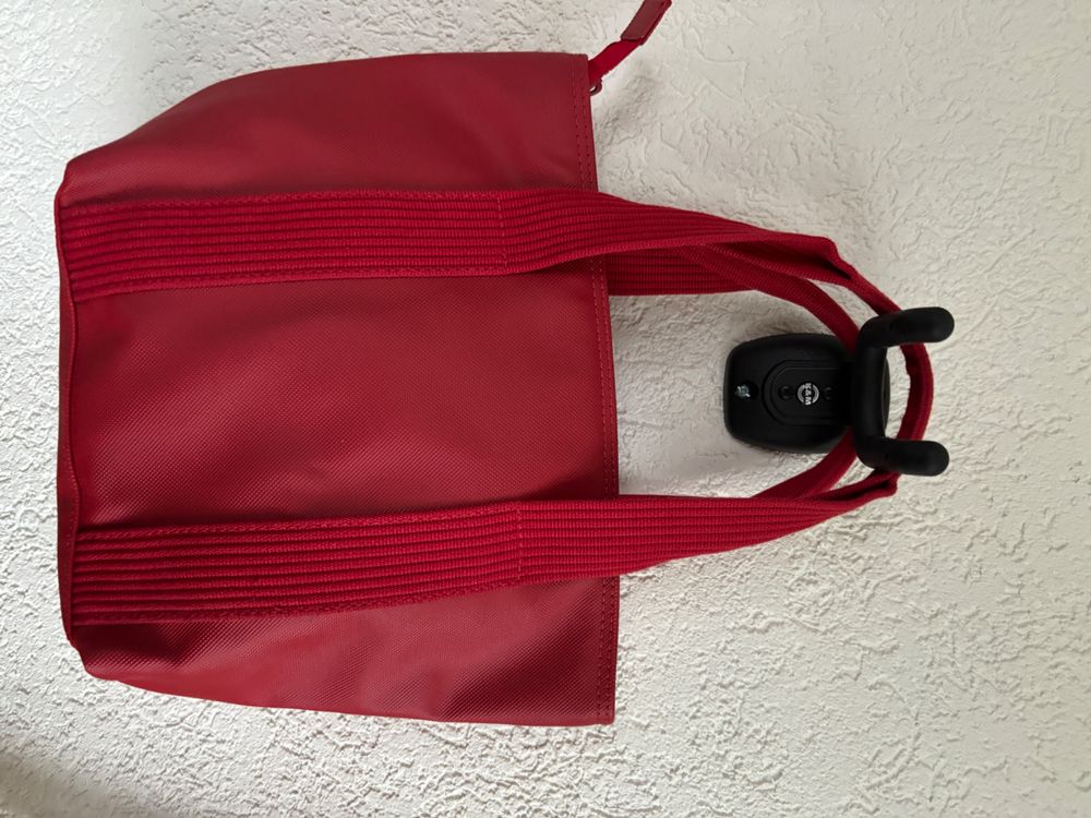 Sac cabas Lacoste rouge vif, très bon état (D'occasion) à Reconvilier ...