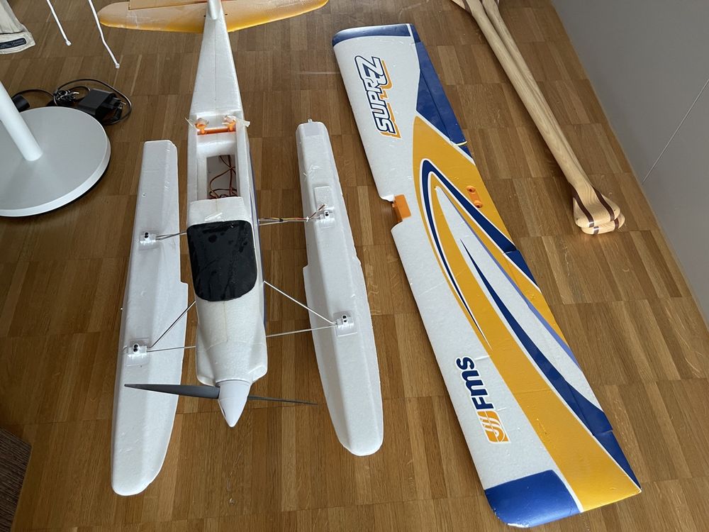 FMS RC Flugzeug Wasserflugzeug Super EZ Landekufen (Gebraucht) in ...