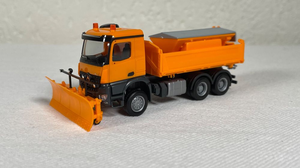 Herpa 302760 - MB Arocs M Allrad-Winterdienst- 1:87 - NEU | Kaufen auf Ricardo