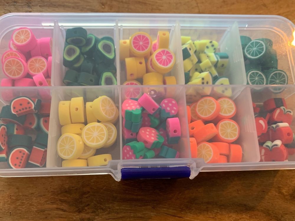 Fimo Bastelperlen Set Frucht Motiv - 150 Perlen + Box | Kaufen auf Ricardo