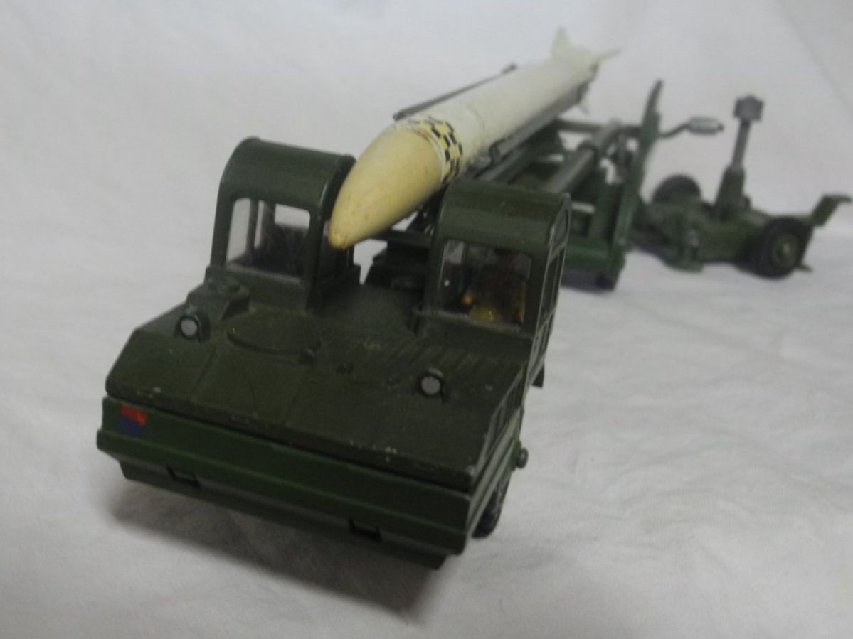 MILITÄR DINKY TOYS NR. 666 MISSILE ERECTOR + PLATFORM GUT (Gebraucht ...