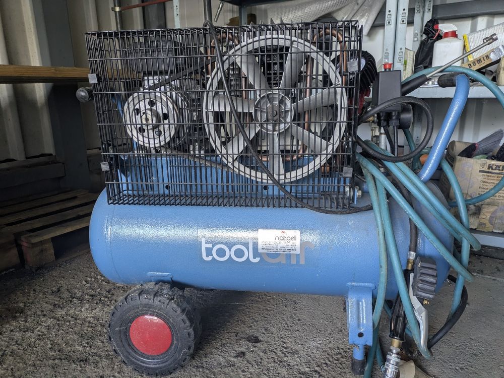 Druckluftkompressor TOOL-AIR Kompressor / 50 Liter / 2.2 kW | Kaufen auf Ricardo