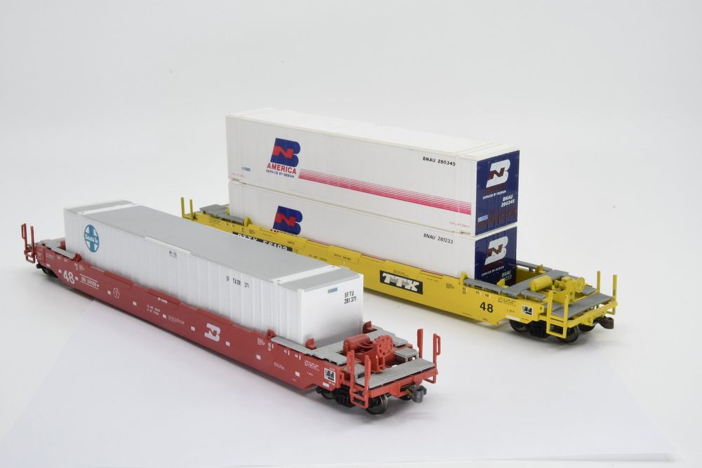 Walthers - 2 Stück Well Cars mit Container DTTX & BN | Kaufen auf Ricardo
