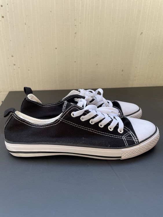 Baskets noires pointure 42, style Converse (Gebraucht) in Sion für CHF ...