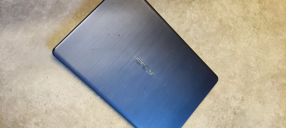 Asus Laptop Windows 11 (Gebraucht) in Einsiedeln für CHF 100 – mit ...