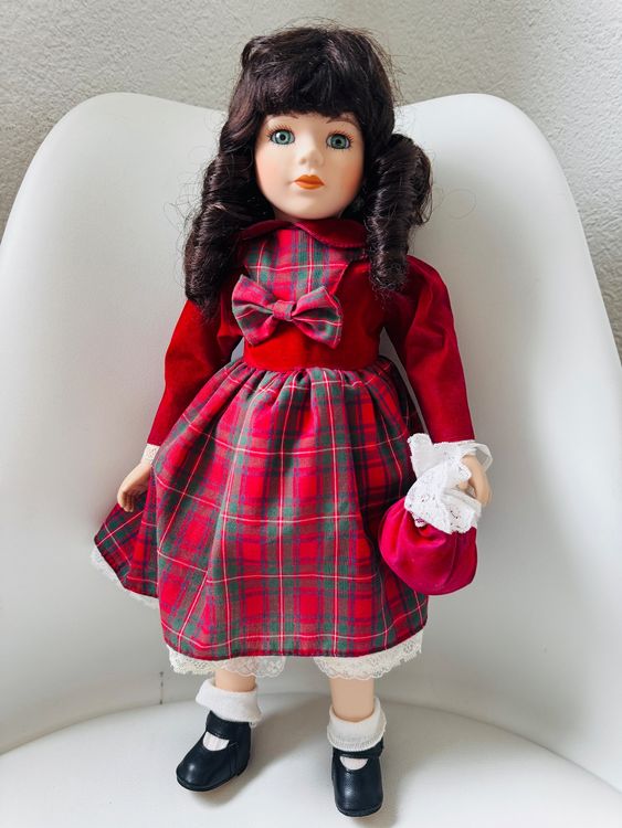 Charlotte- A Porzellanpuppe. The Promenade Collection, Rot! (Gebraucht ...