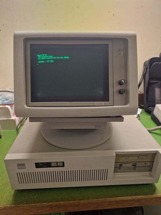 IBM 5170 Monitor 5150 (Gebraucht) in Binz für CHF 276 – nur Abholung ...