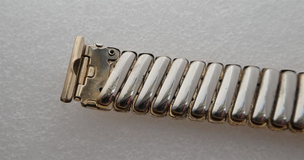 Uhrenband golden Scherenauszug Edelstahl (Gebraucht) in Frauenfeld für ...