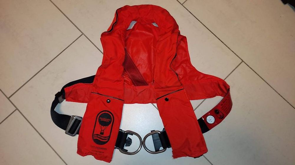 Rettungsweste für Erwachsene - bfa RESCUE 12 S (Gebraucht) in Remetschwil für CHF 25 – nur ...