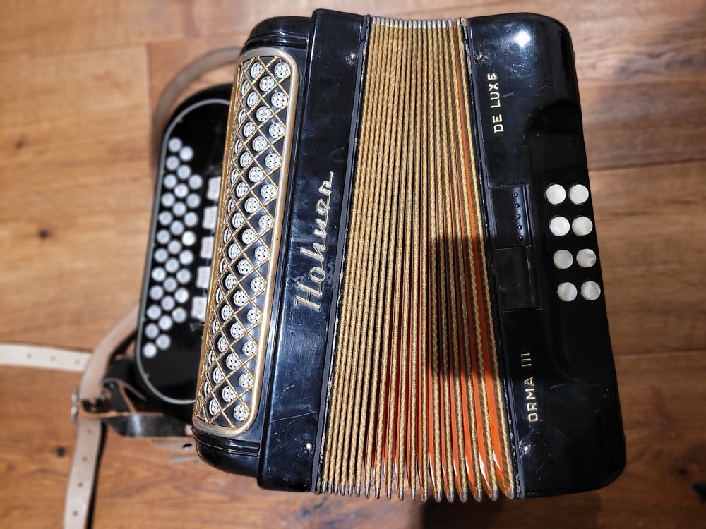 Akkordeon Rohner Norma III de luxe (Gebraucht) in Brunnen für CHF 102 – nur Abholung auf Ricardo ...