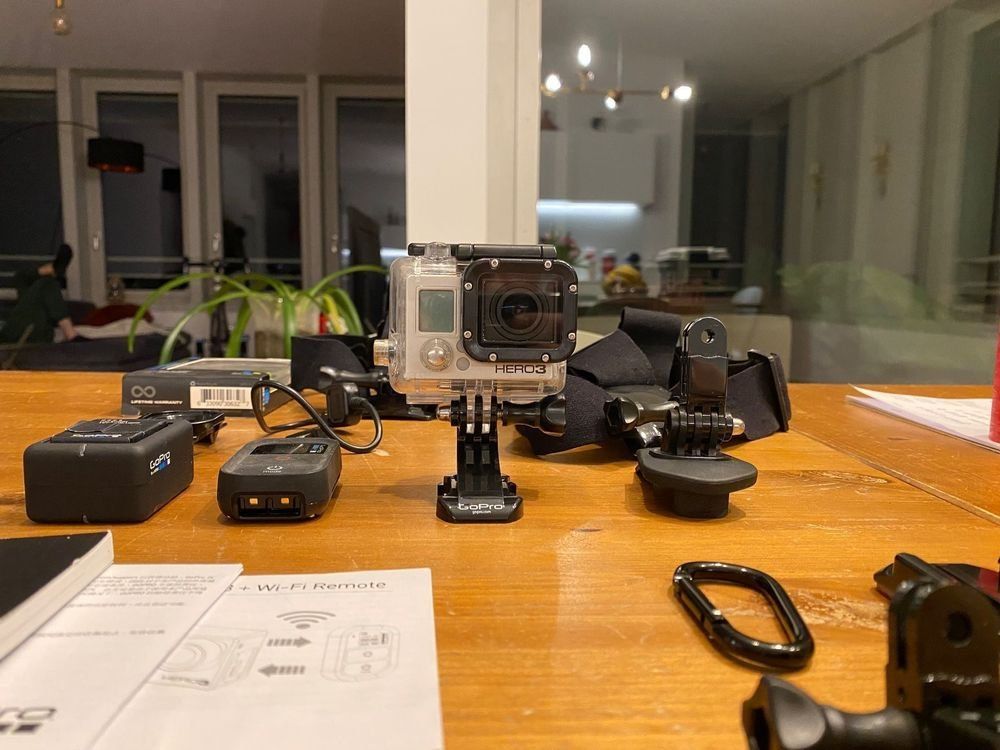 GoPro Hero3 mit Zubehör + 2 x MicroSD + Adapter (Gebraucht) in Aarau ...