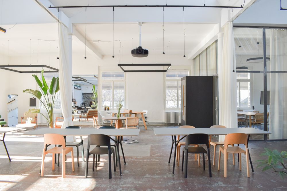 Dining Table Atelier Pfister (x3 tables available) (Gebraucht) in ...