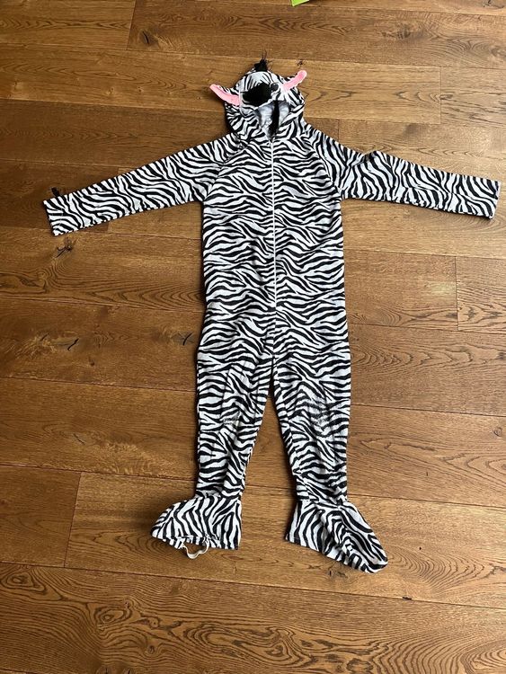 Zebra Kostüm, Kinder 4-6 Jahre (Gebraucht) in Olten für CHF 6 – mit ...