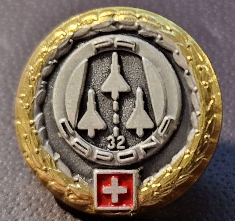 S385 - Pin Swiss Air Force PA CAPONA 32 (Gebraucht) in Reinach BL für ...