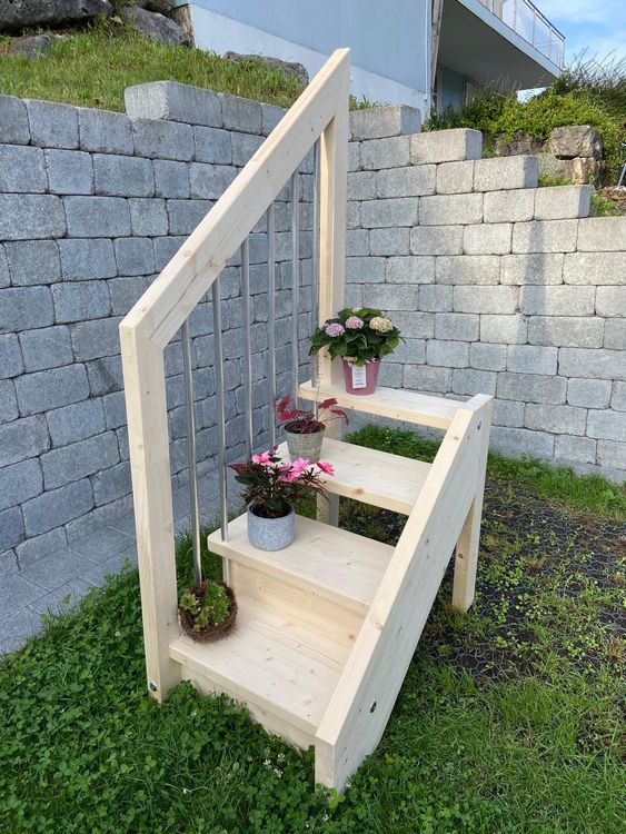 Holztreppenmodell mit 4 Tritten (Neu (gemäss Beschreibung)) in ...