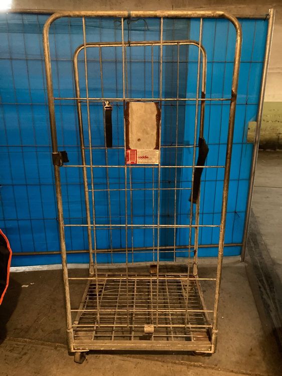 Rollbehälter zweiseitig offen, zwei mit Gitter. (Gebraucht) in Wildegg ...