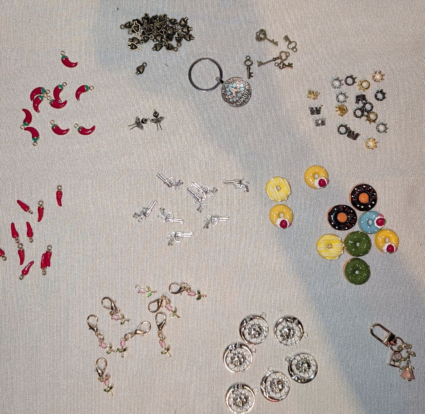 Anhänger Chilli Waffe Donut Rosa Pilze Krone m Schlüssel Sun (Neu und ...