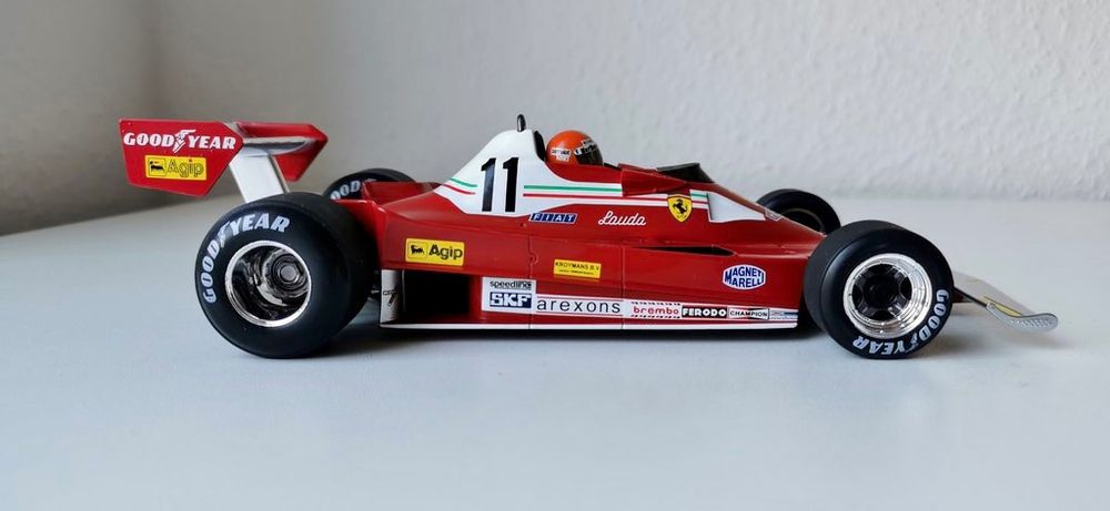 FERRARI 312 T2 B # 11, NIKI LAUDA, WINNER ZANDVOORT 77, 1:18 (Neu und originalverpackt) in ...
