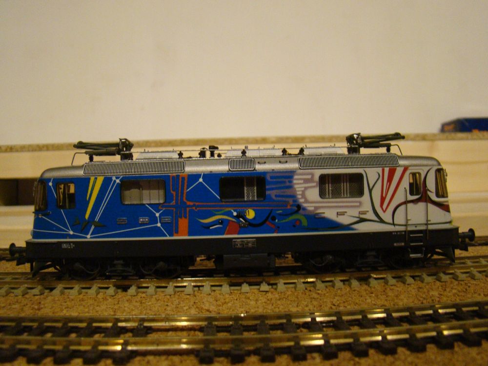 Roco 72410 SBB CFF Re 4/4II 11181 en livrée Bourret (Neu und ...