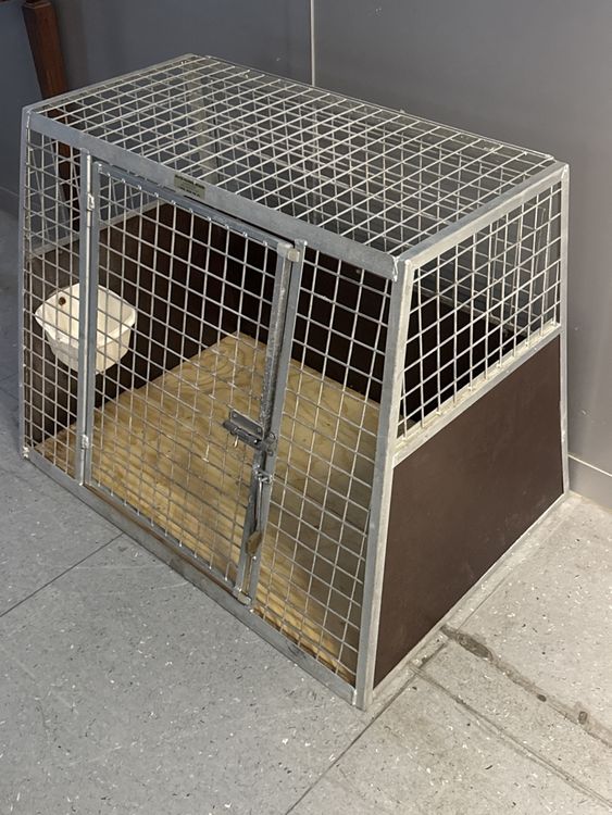 Stabile Hundebox Auto-Hundebox Transportbox Hund (Gebraucht) in Olten ...