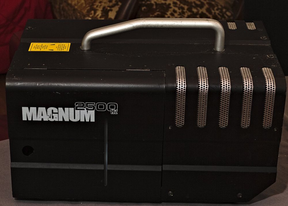 Hazer / Nebelmaschine: Martin Magnum 2500hz (Gebraucht) in Reinach BL ...