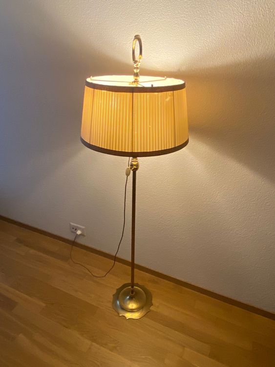 Antike Stehlampe RUEL Messing 1950er ab 1.- (Gebraucht) in Dübendorf für CHF 6 – nur Abholung ...
