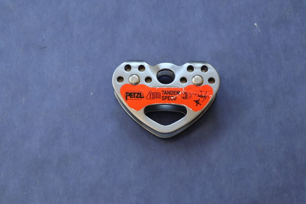 Tandem Speed Seilrolle Petzl (Gebraucht) in Liestal für CHF 23 – mit ...