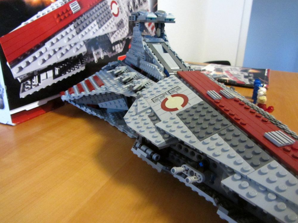 LEGO Star Wars 8039 " Venator-Class Republik Attack Cruiser" (Gebraucht ...