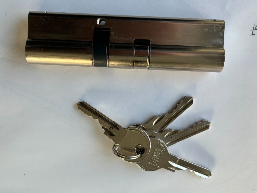Titan Zylinder mit 4 Schlüssel (Gebraucht) in Olten für CHF 20 – mit ...