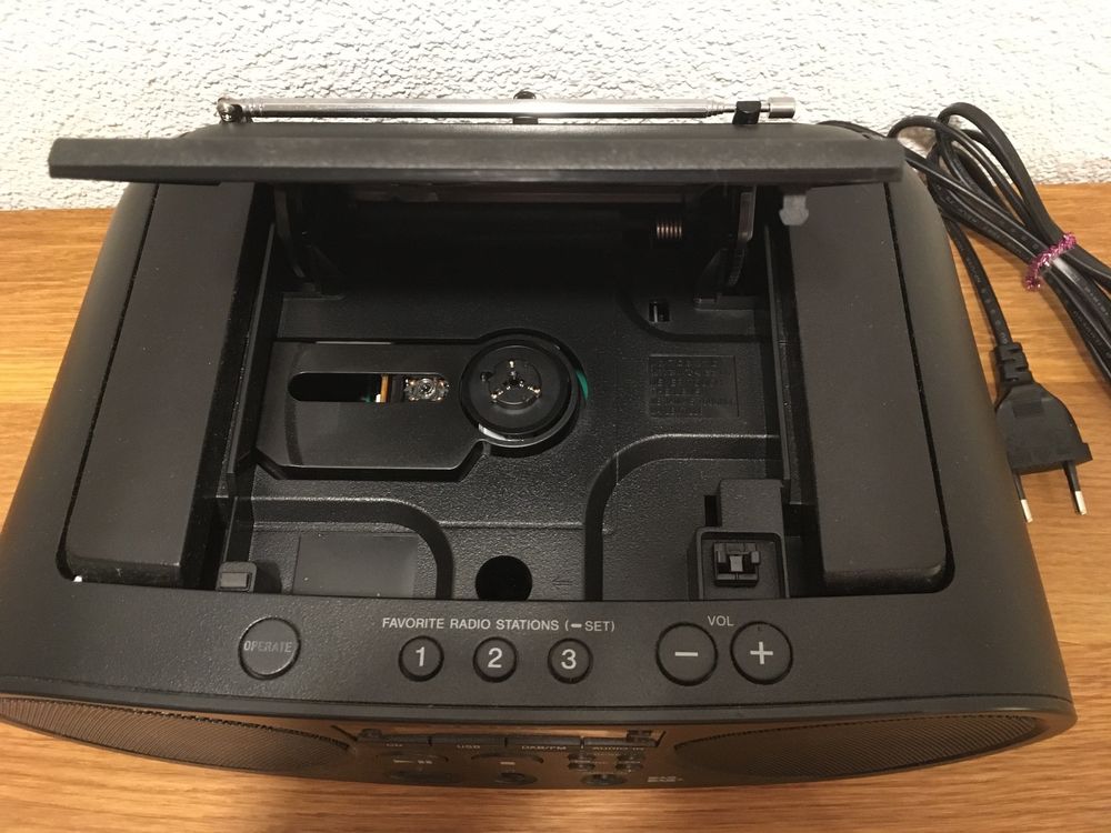Sony Retro Radio mit CD Spieler (Gebraucht) in Zürich für CHF 25 – mit ...