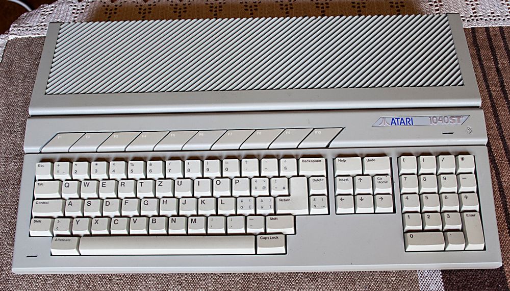 Atari 1040 STE (Defekt) in Fraubrunnen für CHF 85 – mit Lieferung auf ...