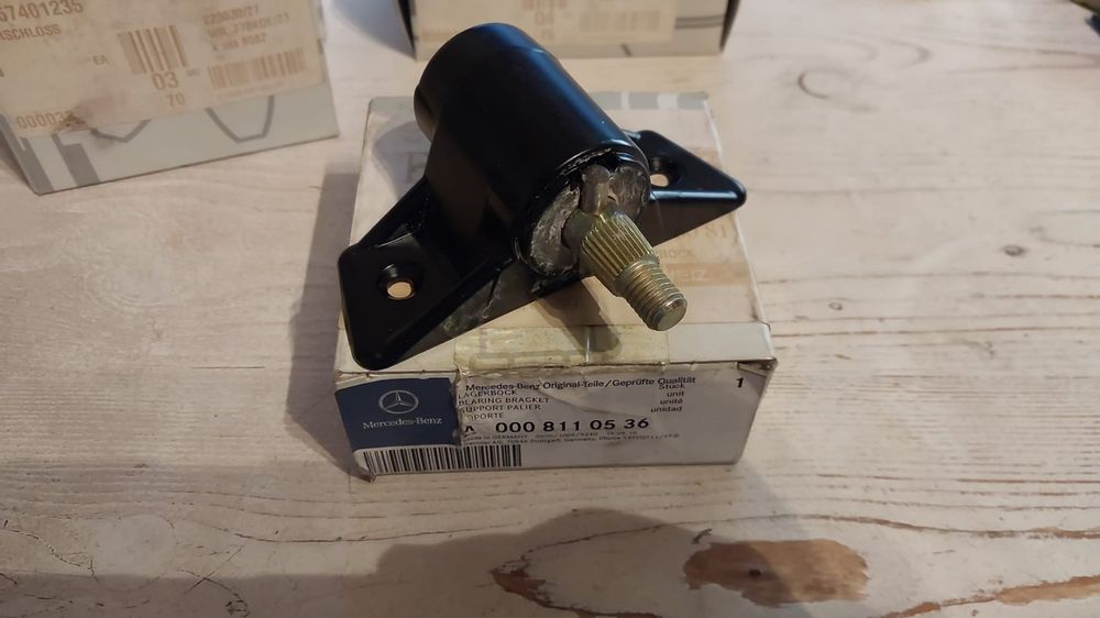 Mercedes-Benz Lagerbock für Spiegel (Neu und originalverpackt) in Henggart für CHF 1 – mit ...