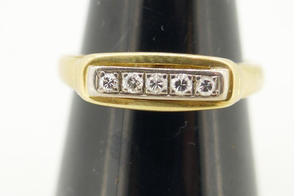 kleiner Brillant Ring 18 Kt 3,4 gr.Ringgr. 56 5 Steine (Gebraucht) in Schaffhausen für CHF 260 ...