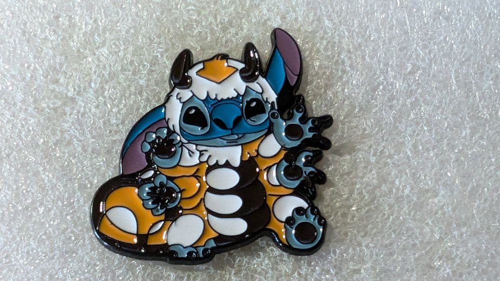 Ansteckpin 105: Disney Stitch aus Lilo & Stitch | Kaufen auf Ricardo