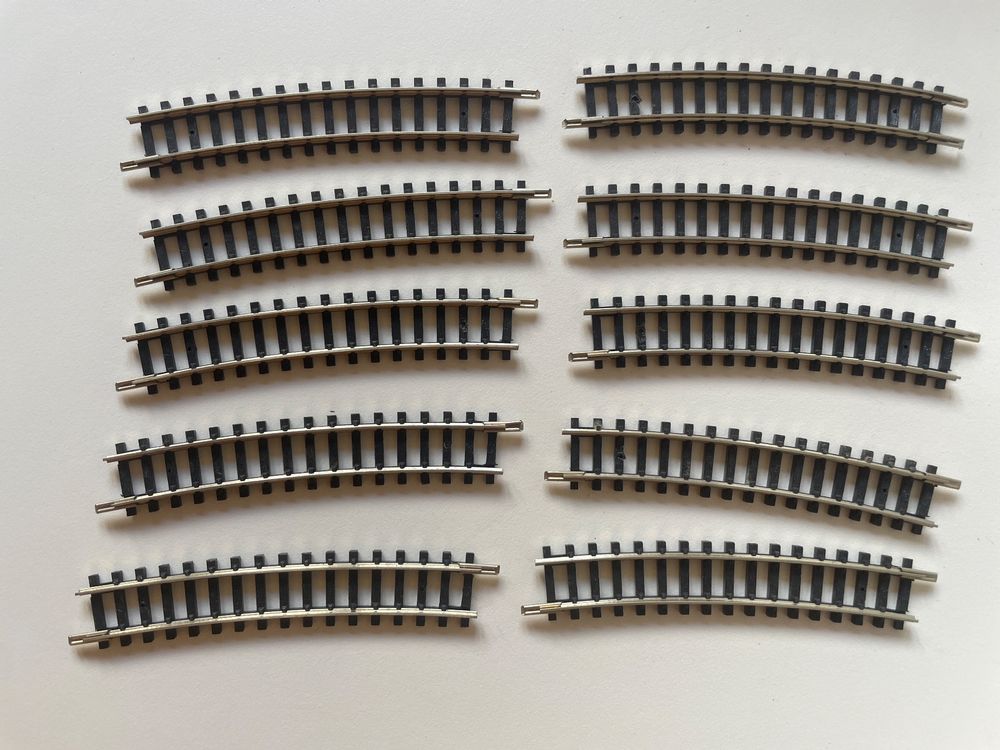 Roco N 22225 10x gebogenes Gleis R4, R-329mm, 15 Grad (Gebraucht) in Wilderswil für CHF 6 – mit ...