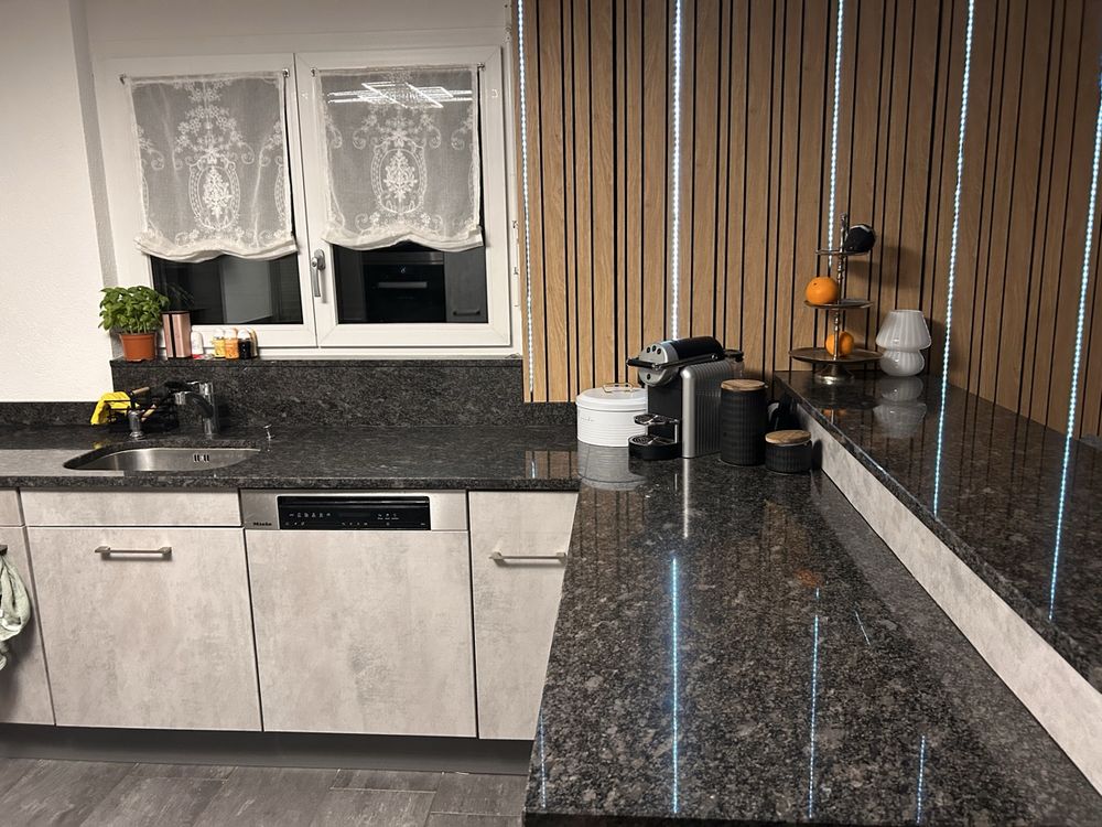 Faszinierend Kuche Mit Granit Ebenbild