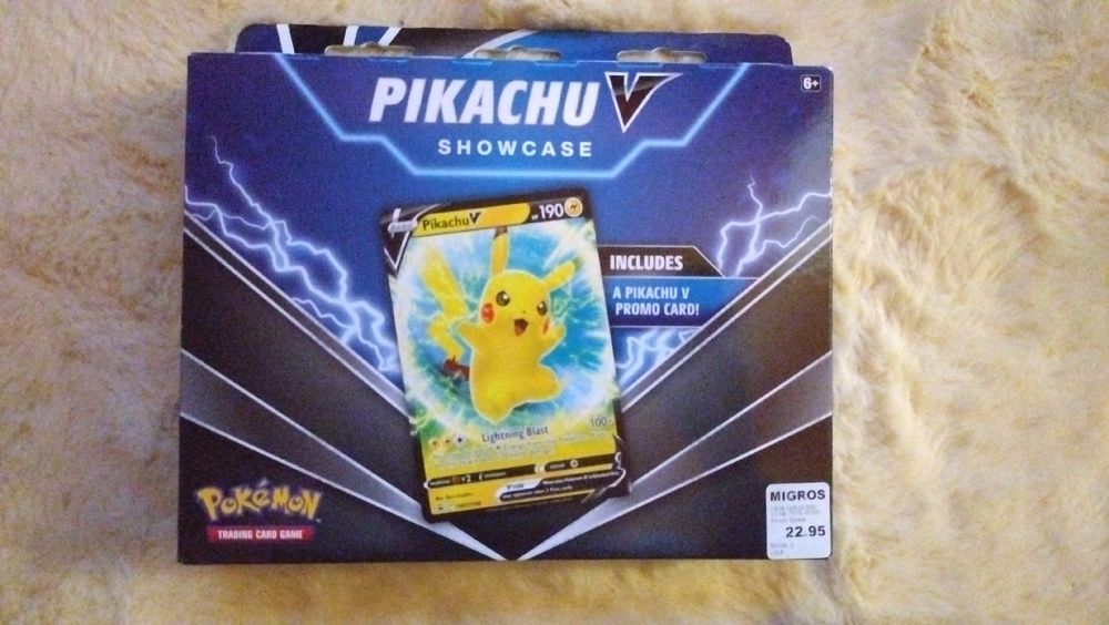 Coffret Pokémon Pikachu V Showcase - ENG (Neu und originalverpackt) in ...