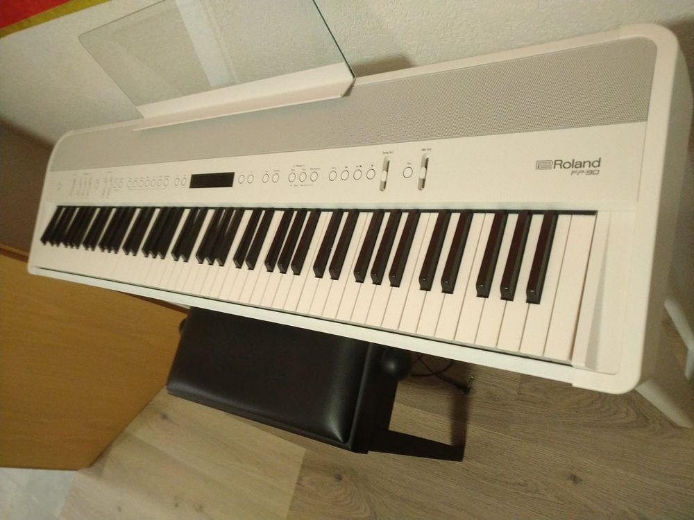 E-Piano Roland FP90 (Gebraucht) in Utzigen für CHF 670 – nur Abholung ...