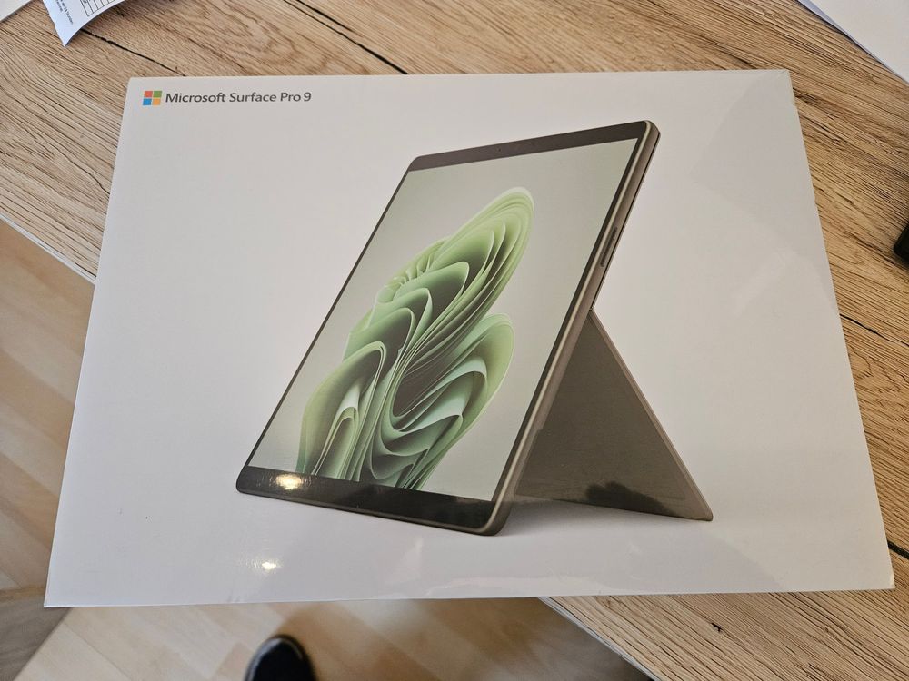 Microsoft SureFace Pro 9 mit Tastatur ungeöffnet !!!! (Neu und ...